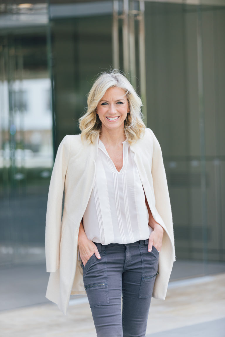 Mastering Sophisticated Classic Style with a Modern Feminine Touch ...