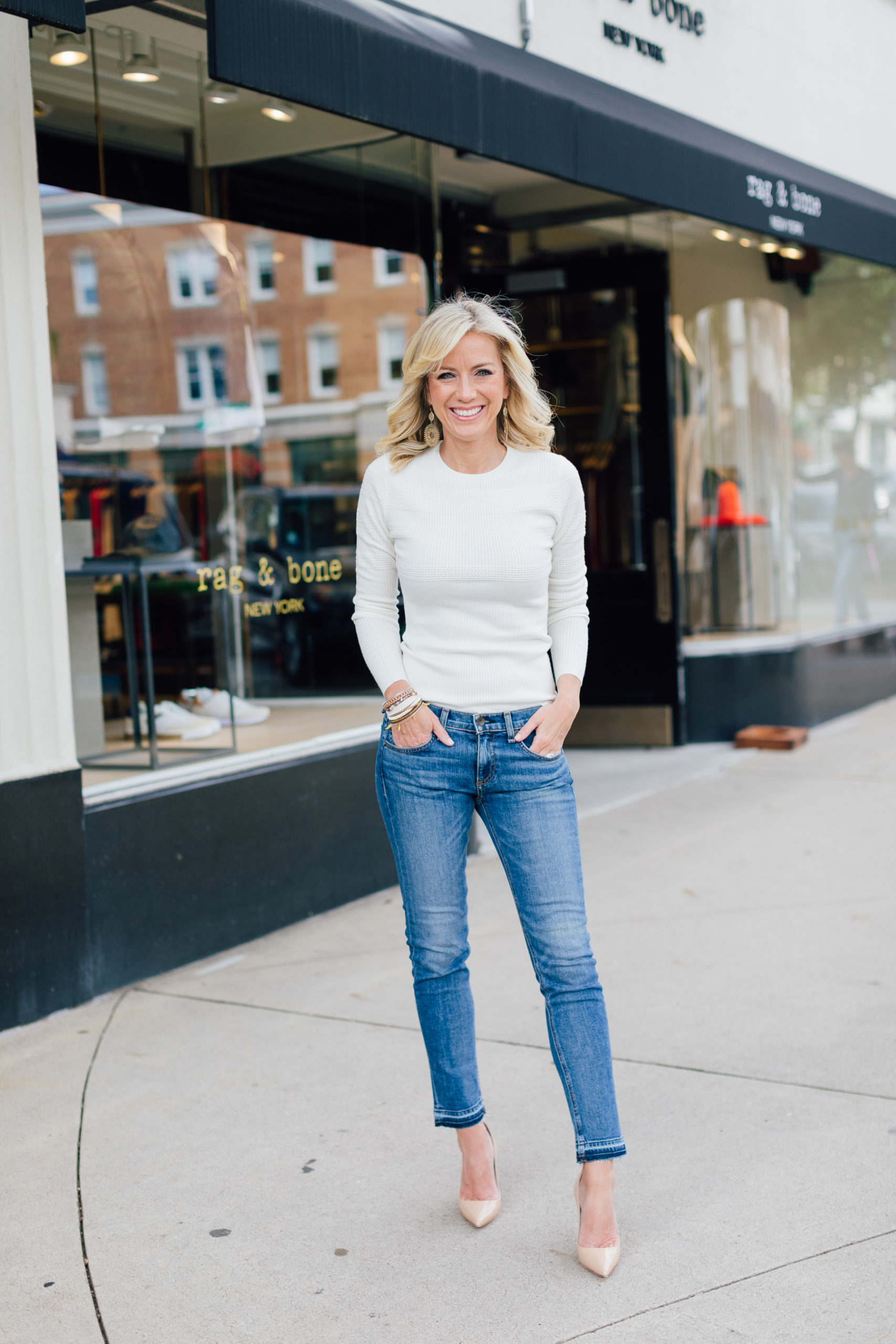 Mastering Sophisticated Classic Style with a Modern Feminine Touch ...